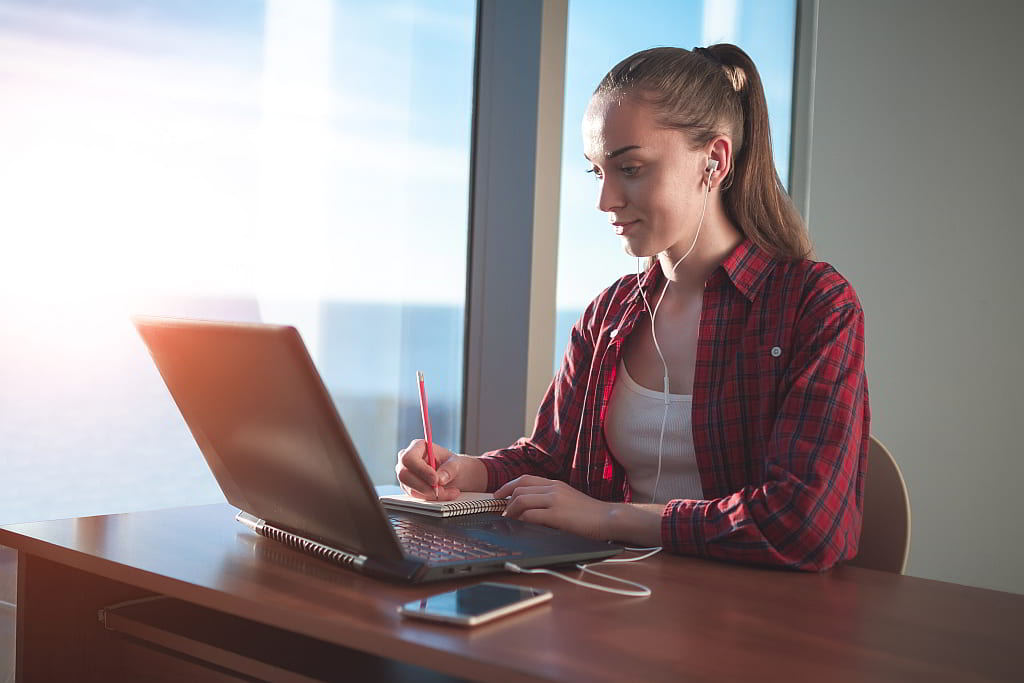 The pros and cons of online exams - EDExams Blog